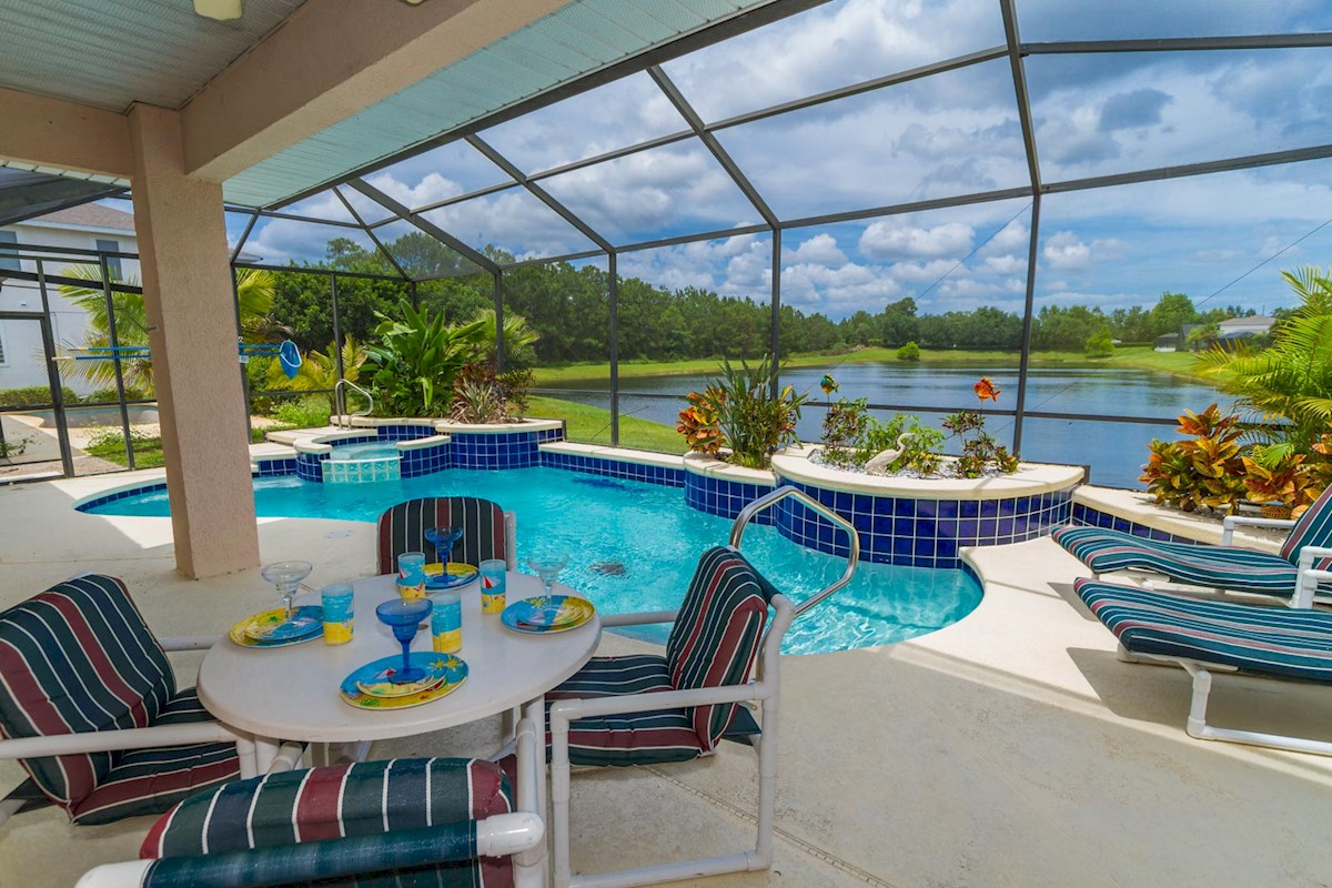 Sunset Lakes Villa | Luxury 4 Bedroom 3 Bath Vacation Rental