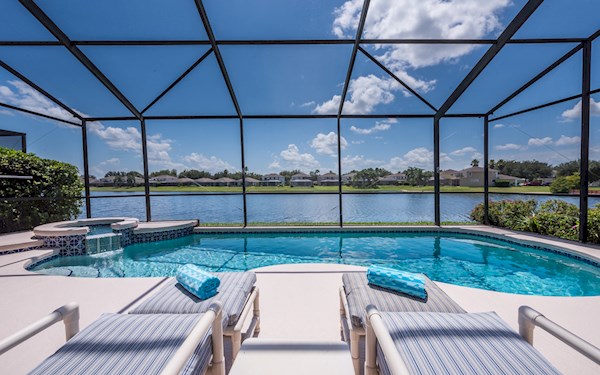 Sunset Lakes Florida Villas to Rent - All have a 360 Virtual Tour