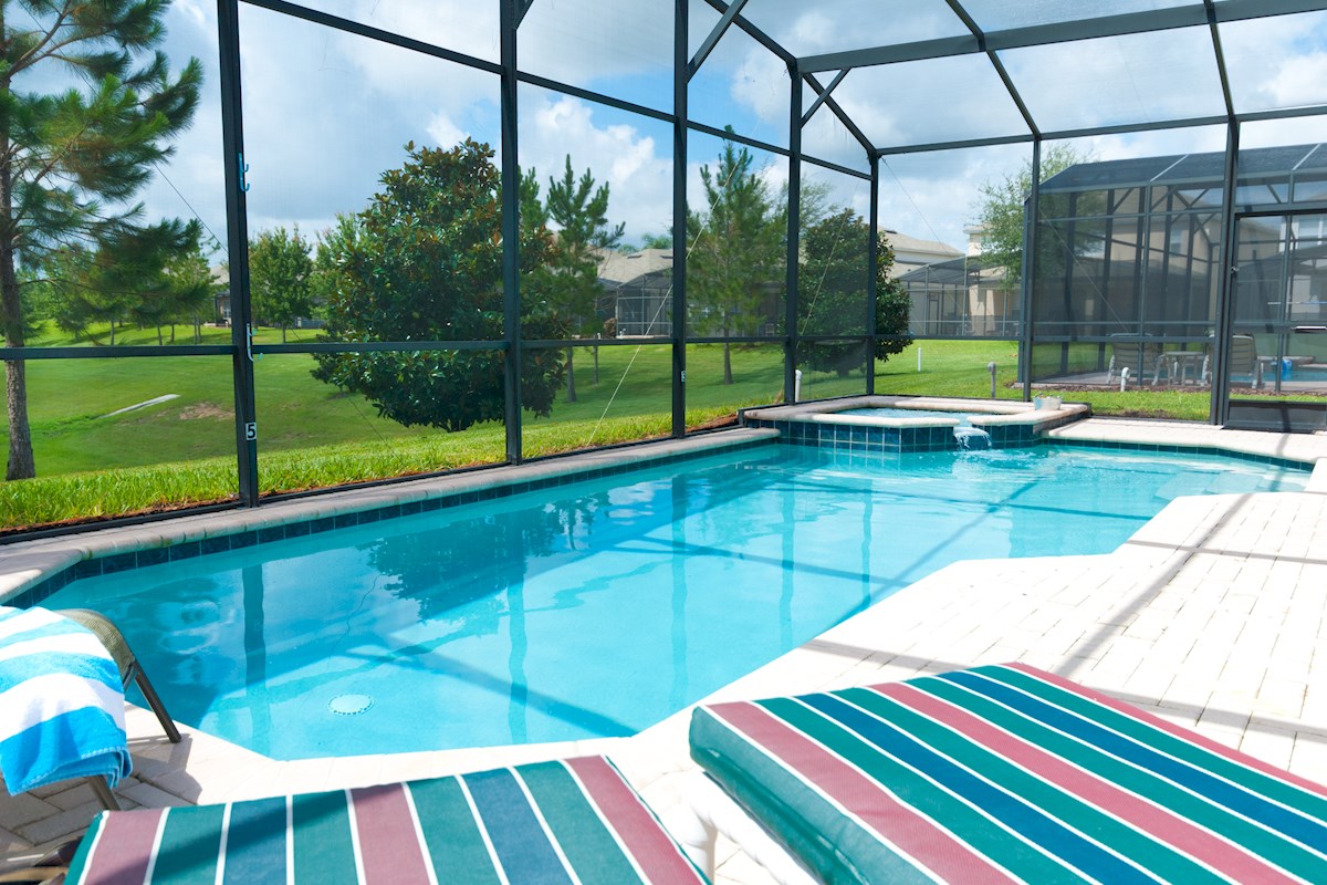 Lovely South Facing Pool with No Rear Neighbours | Windsor Hills