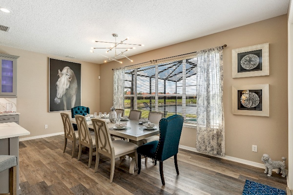 Bella Vida 6 Bed/5 Bath newley decorated with lake view