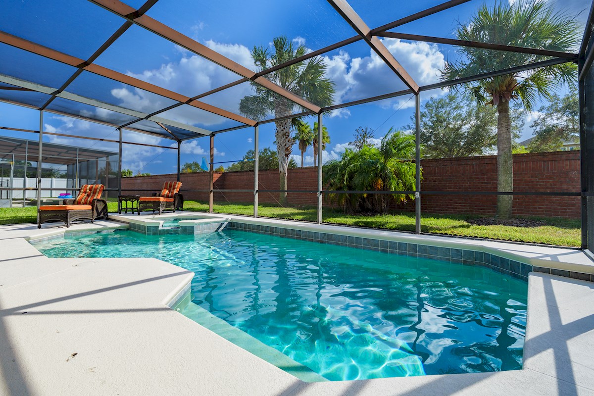 South Facing 5 Bedroom 3 Bath Villa | Pool with Spa